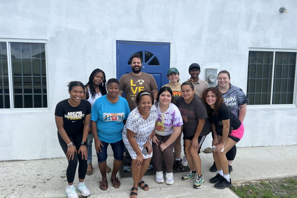 Alternative Break Programs | Adelphi University