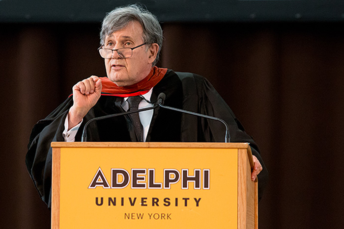 For This Economics Professor, the Classroom Is a Stage | Adelphi University